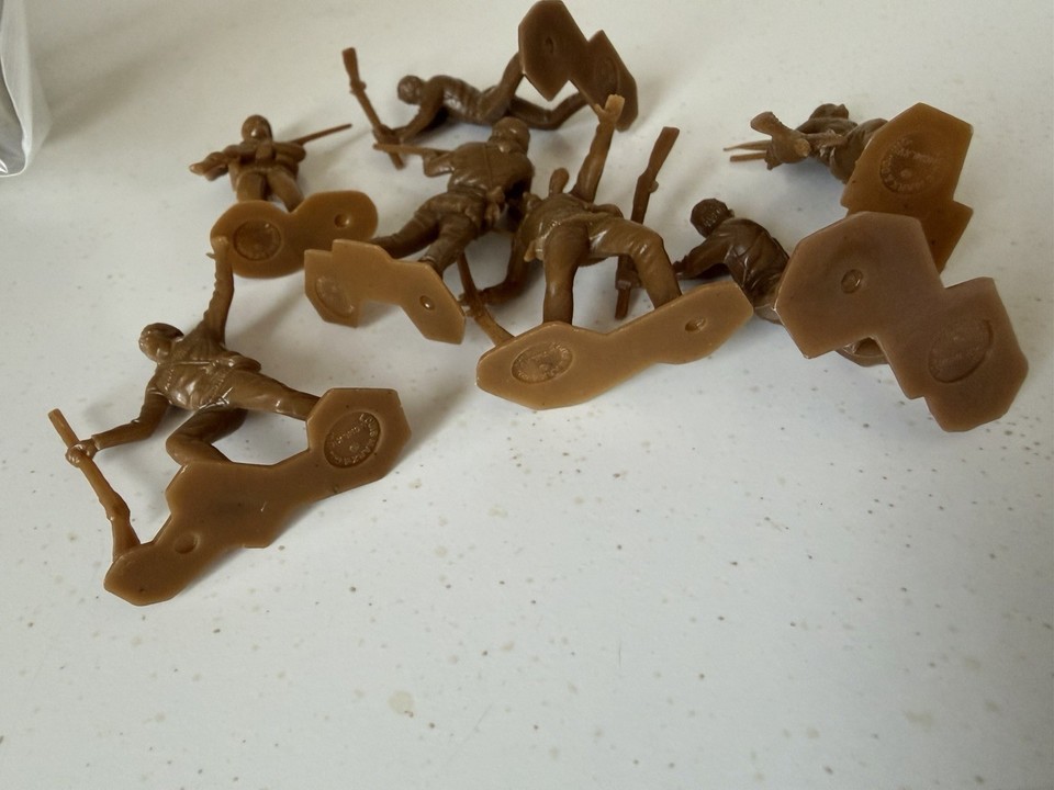 Vintage 1965 Lot of 7 Louis Marx Toy Figures Frontier Men Soldiers Rare ...