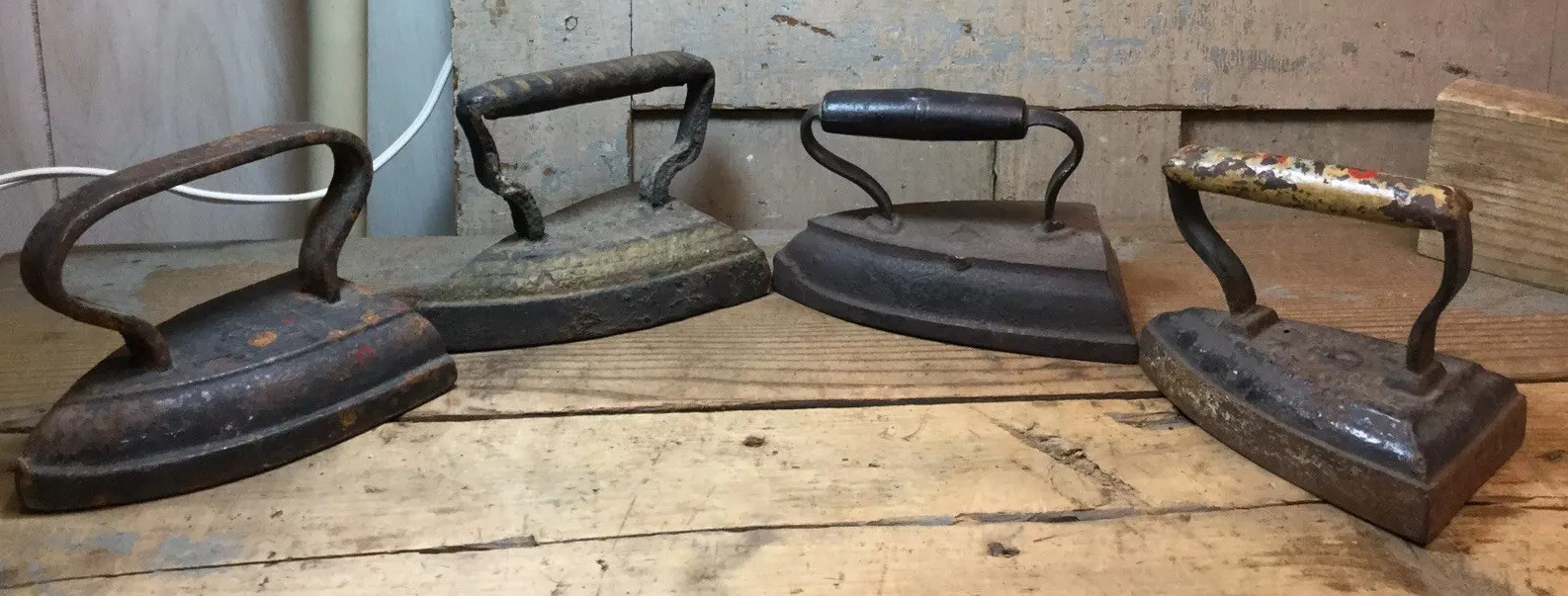 Lot Of 4 Vintage Cast Iron Flat Irons #7 #8 #? Branded/Unbranded | eBay