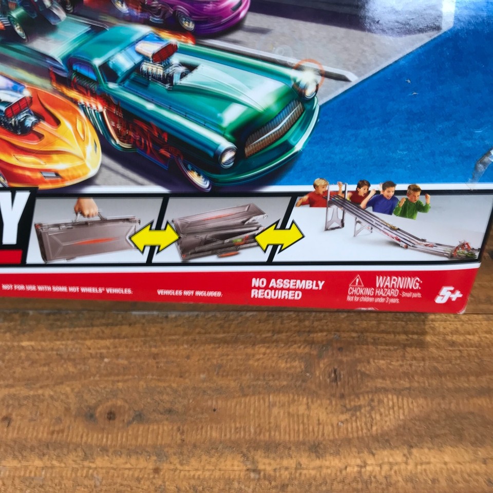 HOT WHEELS 4 LANE RACEWAY 6 FT. FOLDING PORTABLE RACE TRACK 2006 MATTEL ...