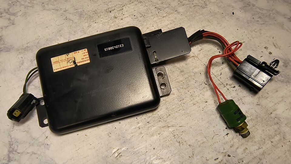 P38 Range Rover Air Suspension EAS Valve Block Driver & Pressure Switch ...