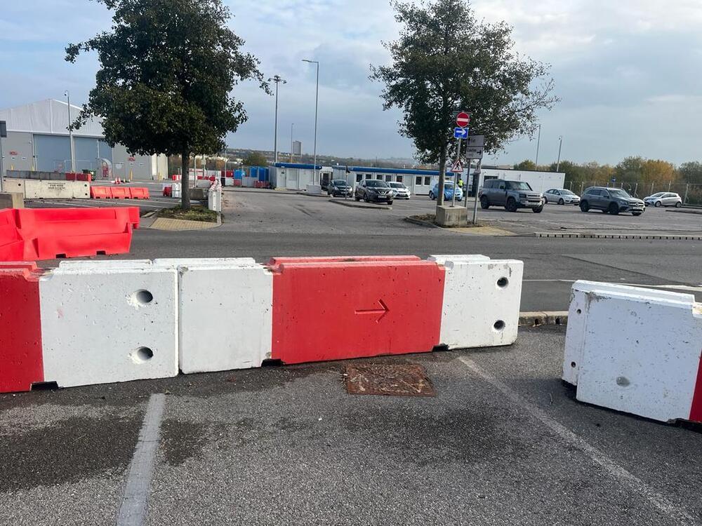 Used Tvcb Temporary Vertical Concrete Barrier - Block - Red / White ...