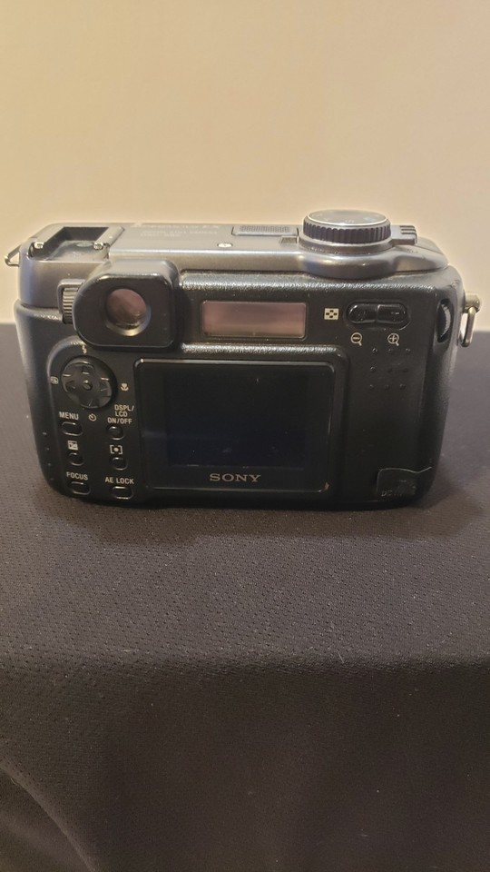 Sony Cyber-shot DSC-S85 4.0MP Digital Camera *See Description* | eBay