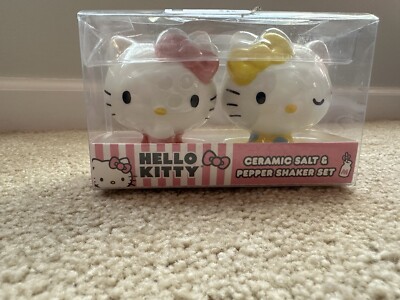 New Sanrio Hello Kitty Ceramic Salt and Pepper Shaker Set Yellow & Pink ...