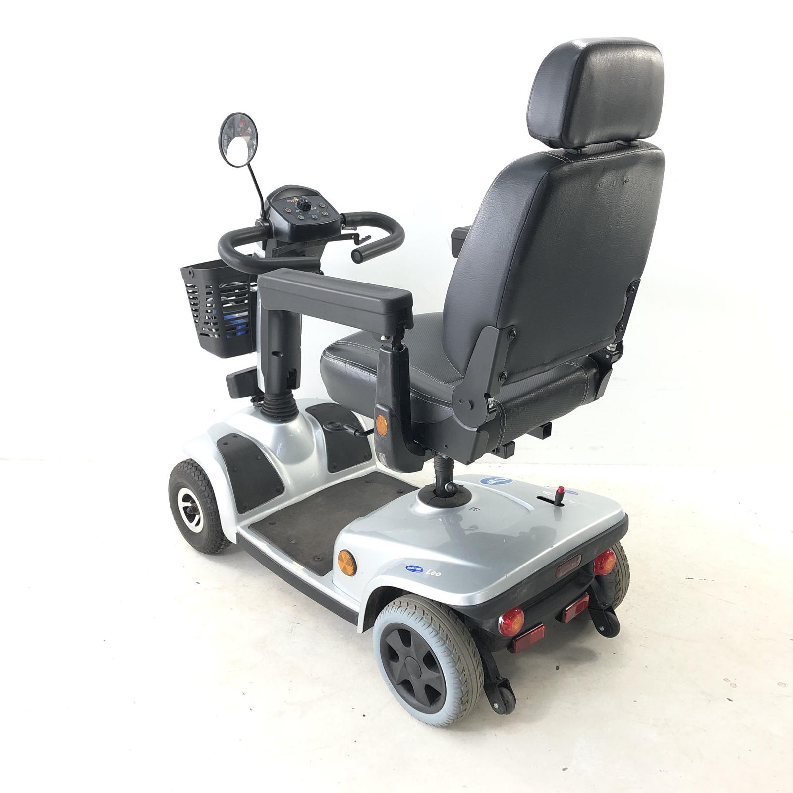 Invacare Leo Elektroscooter 6 km/h Elektromobil Scooter Senioren Reha ...