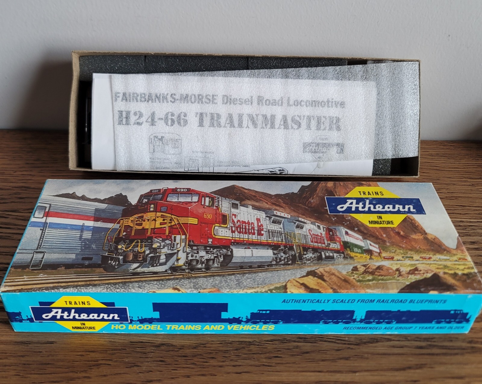 Athearn HO Scale Trainmaster Powered Pennsylvania 8704 Diesel Engine ...