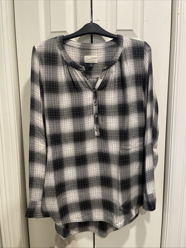Universal Thread Top Size M Black/White Plaid Split Neck 1/4 Button ...