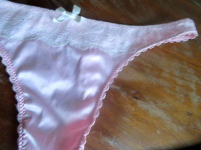ETAM STRING SATIN + DENTELLE ROSE NOEUD BLANC DEVANT DOS FR38 NEUF | eBay