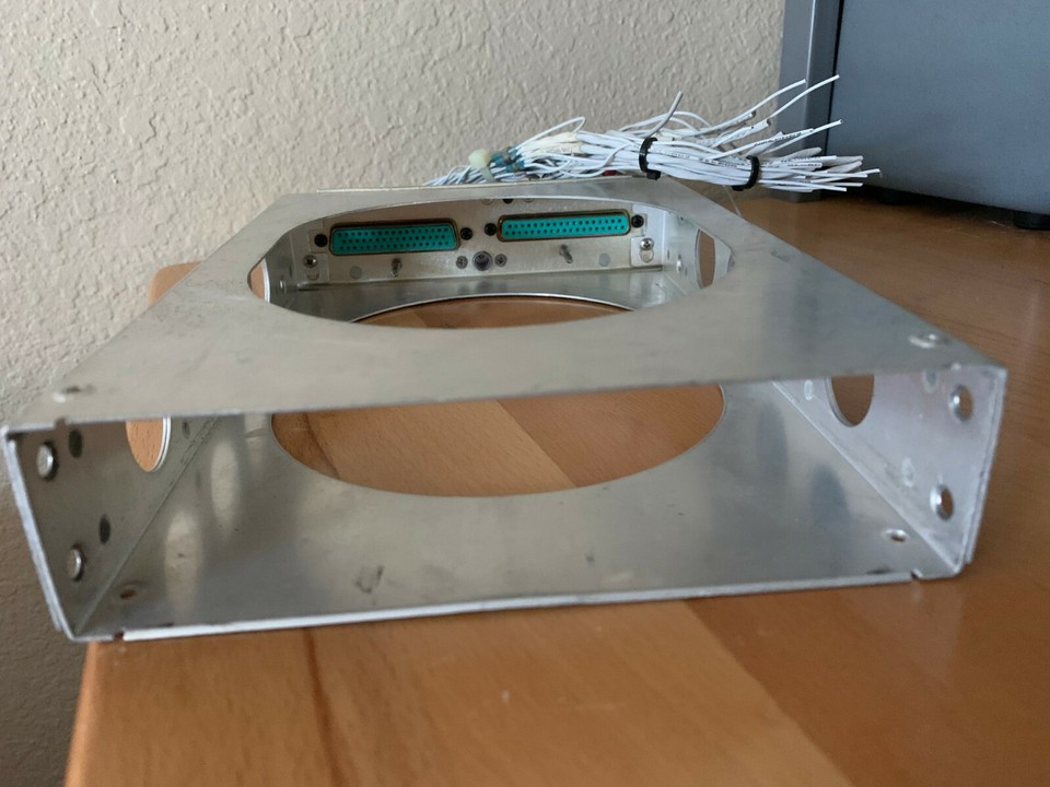 King KC 140 autopilot rack rack and connectors only | eBay