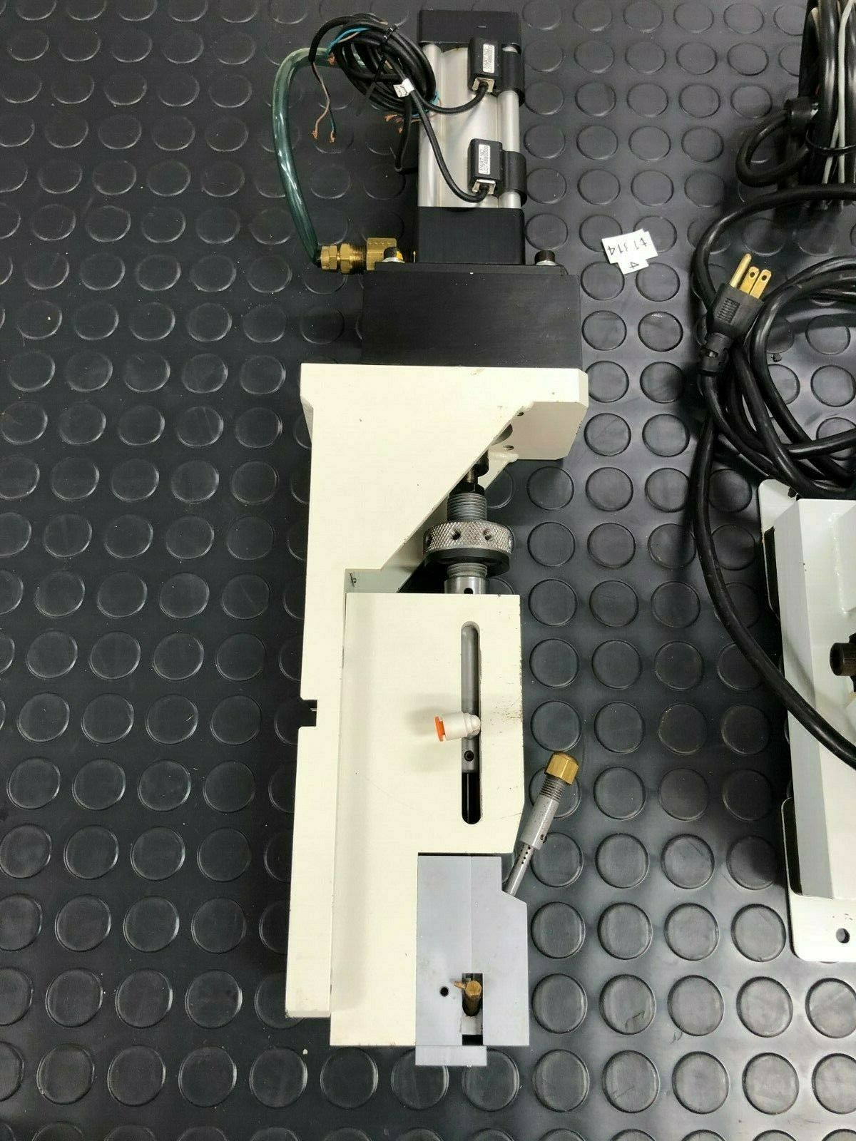 Cambridge Automatic Pin Inserter MD838P w/ Vibratory Bowl Feeder ...