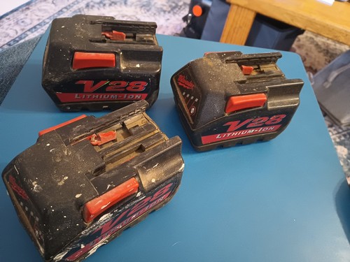 Lot Of 3 Milwaukee V28 Lithium-Ion Rechargeable Battery 48-11-2830 For ...