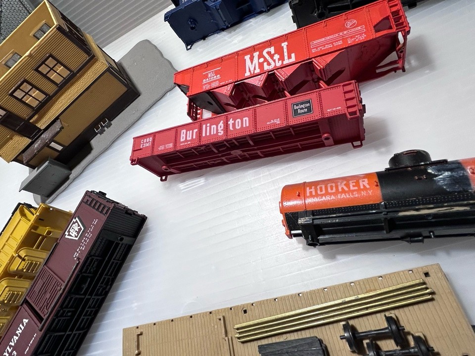 HO Scale Model Train Lot Of 7 Cars Mixed Various Makers Tyco + Model ...