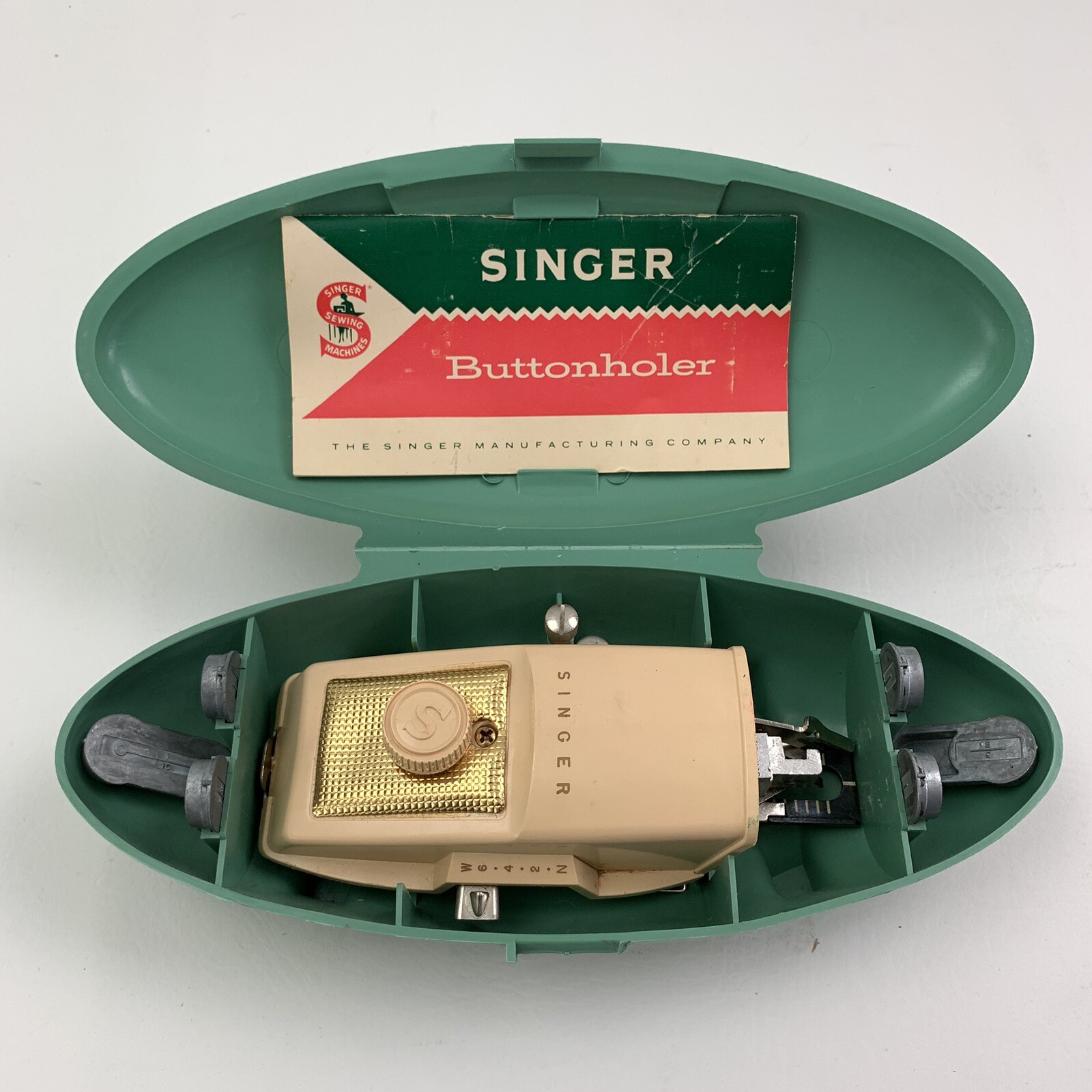 Vintage Turquoise Clamshell SINGER Buttonholer Attachment 6 Templates ...
