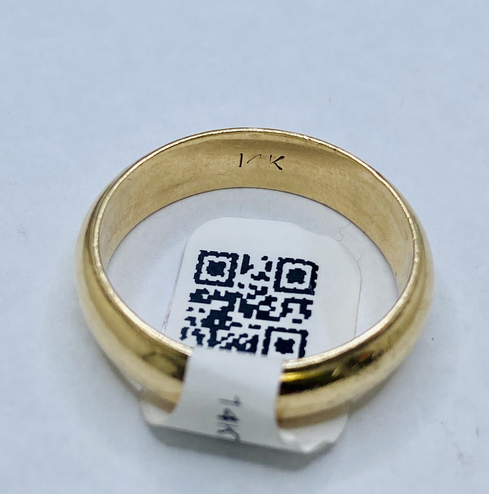 14kt Yellow Gold Men's Wedding Band - Gem