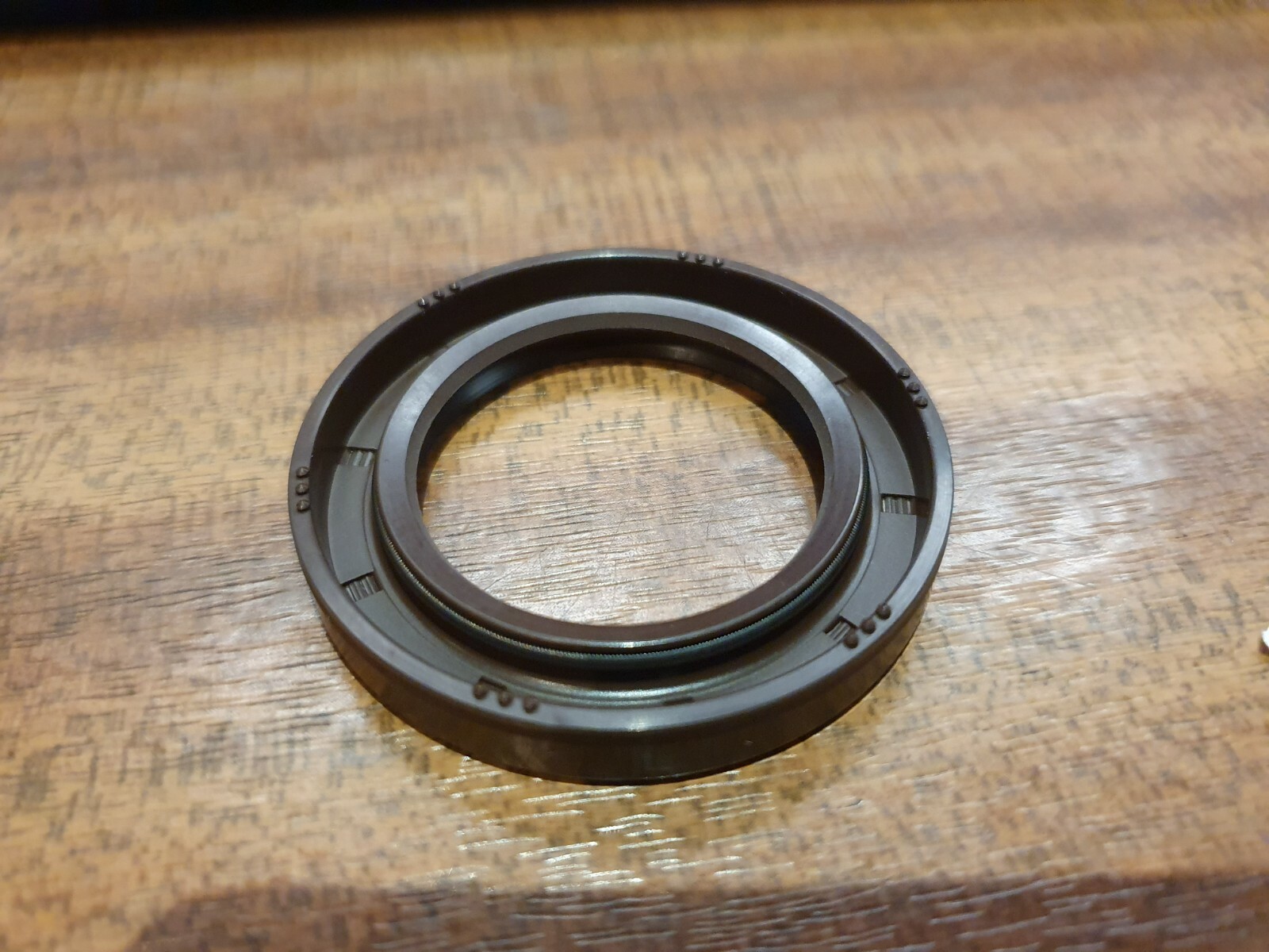 Genuine Ford Front Crankshaft Oil Seal 1102415 for sale online | eBay