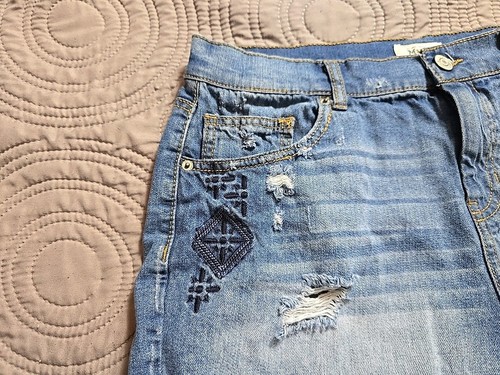 Mudd Cut Off Shorts Junior Size 17 Embroidered & Distressed Short ...