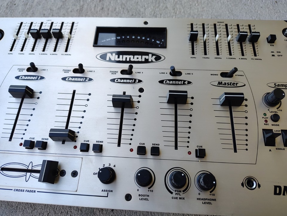 Numark DM1295 4-Channel Rackmount DJ Mixer Digital Sampling With Mic ...