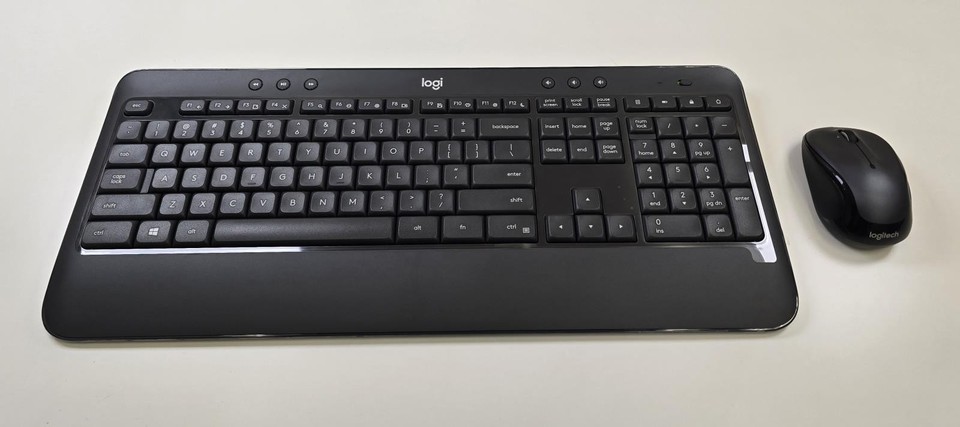 Logitech MK540 Advanced Wireless Keyboard with M325 Wireless Mouse ...