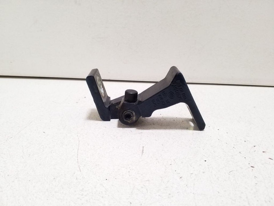 Porsche Cayenne (92A) 2013 Left front door lower hinge 8K0831401A ...
