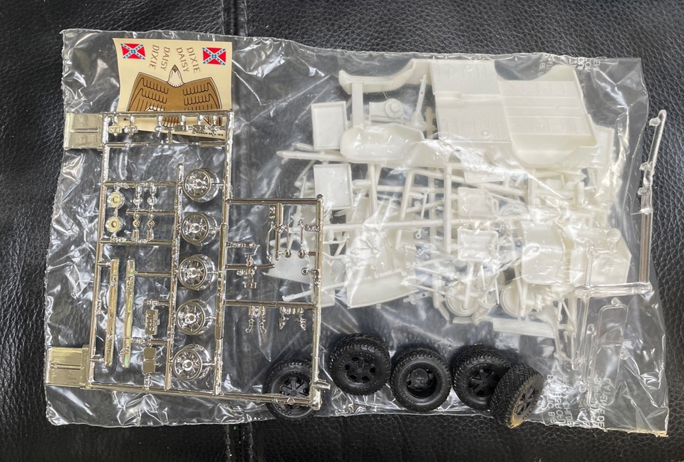 Daisy Duke's Jeep CJ The Dukes Of Hazzard BOX OPENED Factory Sealed Bag ...