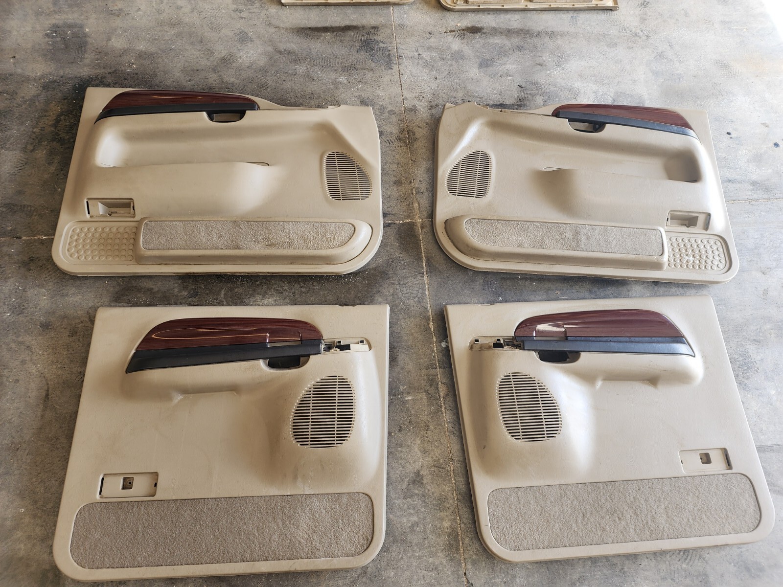 2000-2005 FORD Excursion Rear & FRONT PASSENGER & DRIVER SIDE DOOR ...