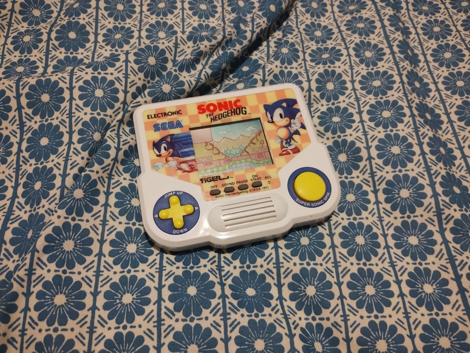 Sonic the Hedgehog SEGA Tiger Electronic Handheld Game LCD Retro | eBay UK