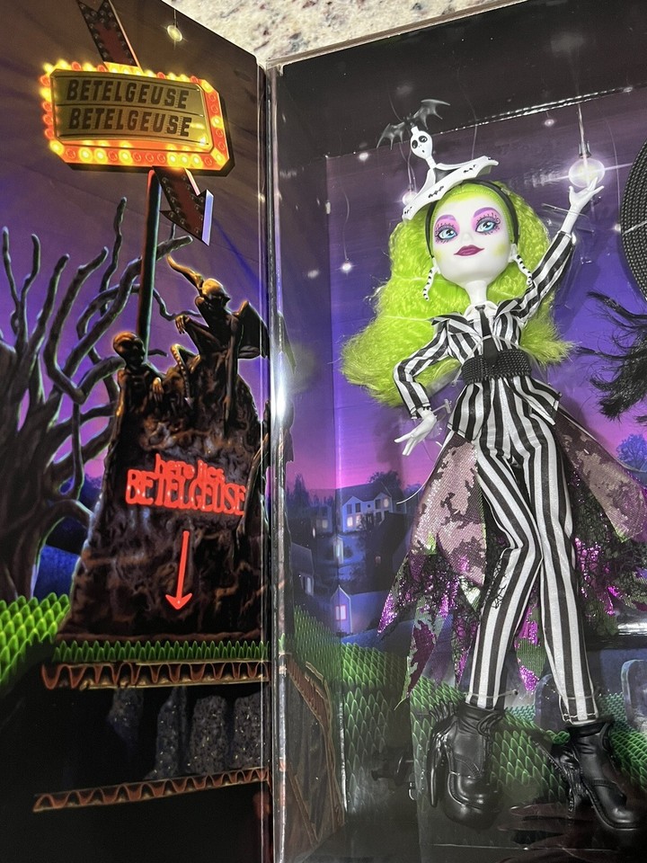 Monster High Mattel Creations Beetlejuice & Lydia Deetz Skullector Doll ...