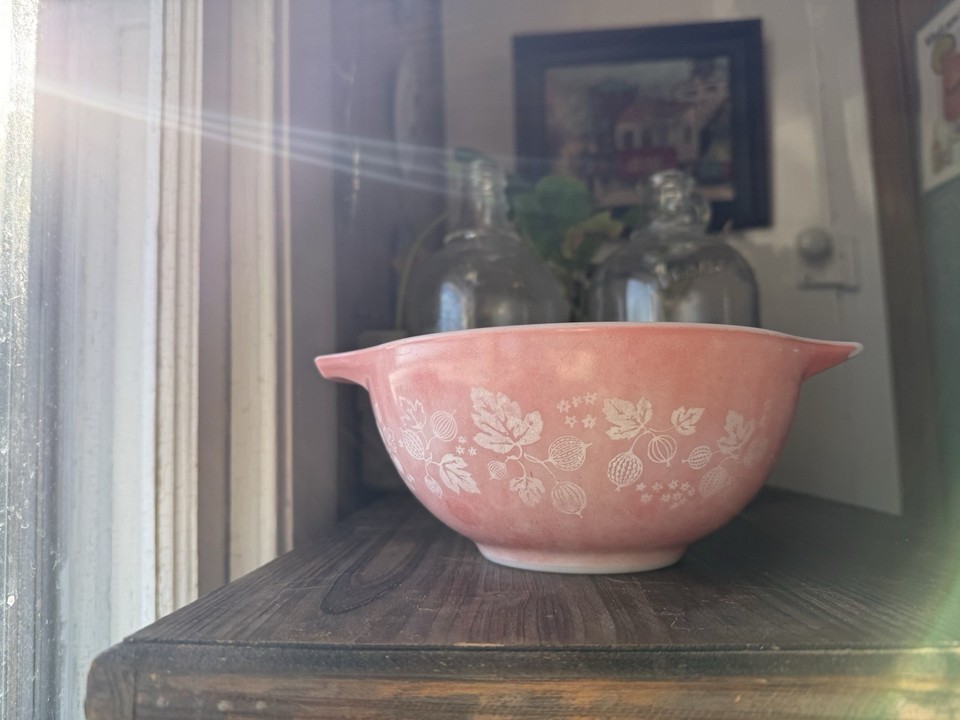 Vintage Pyrex Pink Gooseberry Bowl 442 Cinderella Trending Pattern In ...