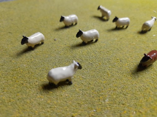 OO Gauge Sheep 5x Model Railway Farm Diorama Metal Painted Bachmann ...