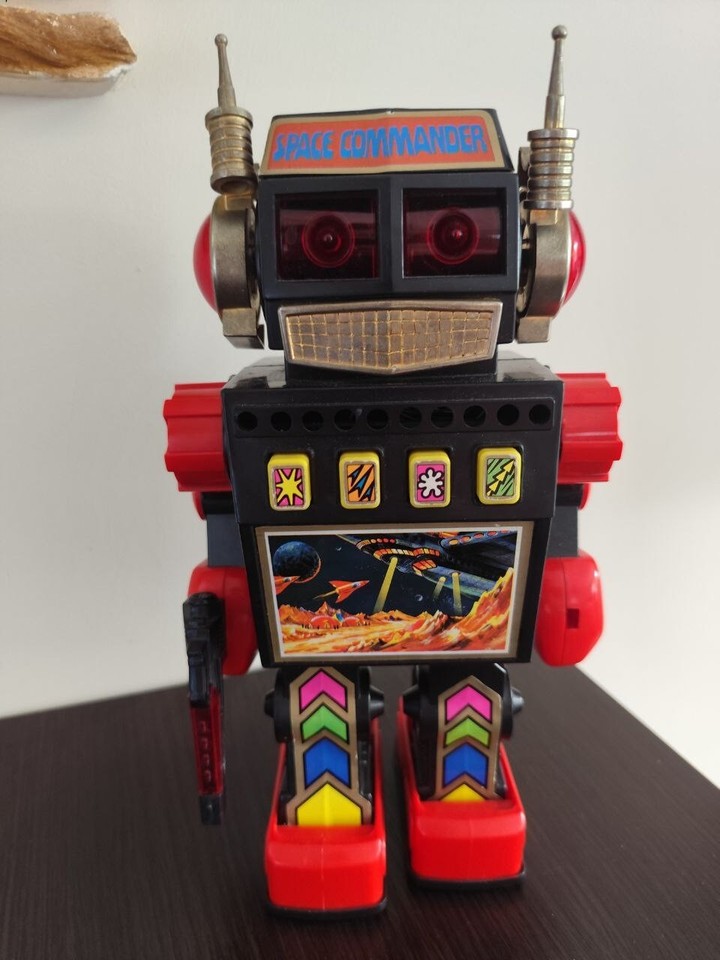 VINTAGE RARE OLD SPACE COMMANDER ROBOT BATTERY OPERATED | eBay