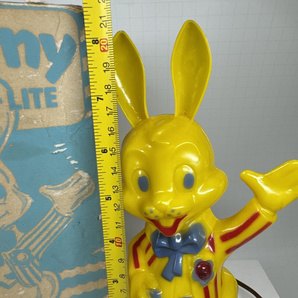 Vintage 1950s Harett Gilmar Hard Plastic Bunny Bank with Box Light ...