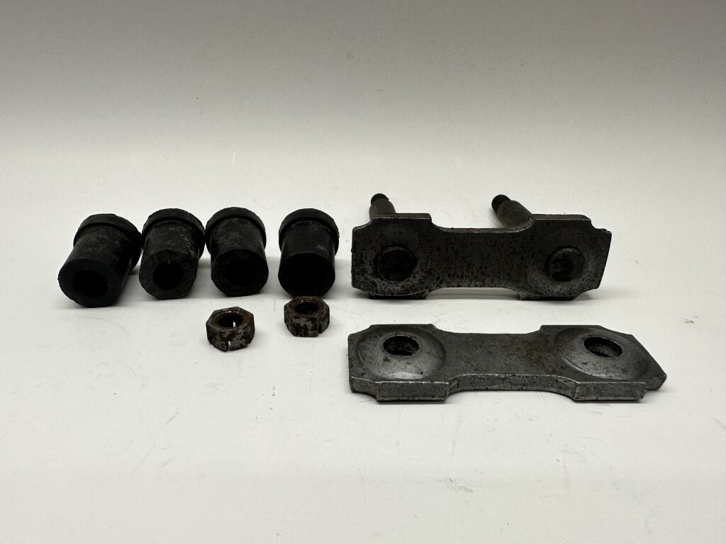 1951-1954 Ford Pass. 1952-54 Mercuy NORS Rear of Rear Spring Shackel ...