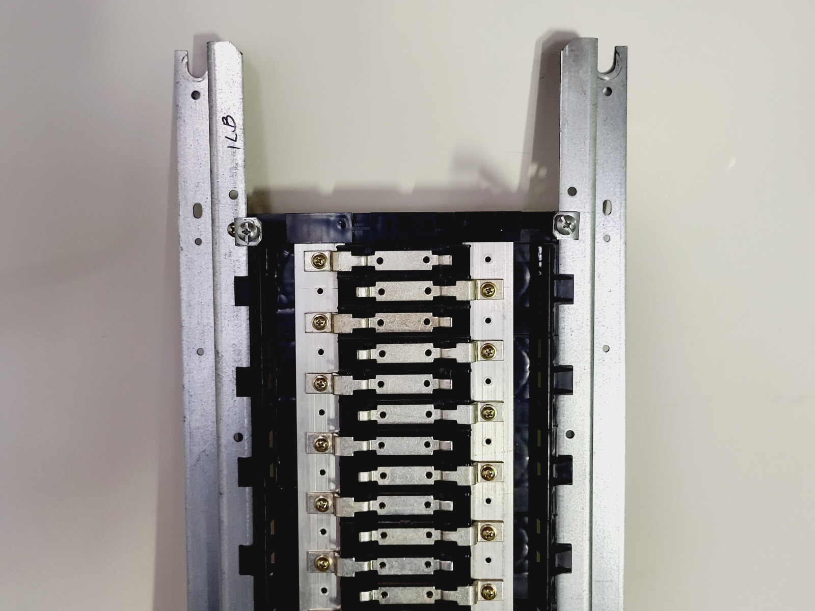 Square D NQOD 225A Main Lug Panelboard 3P/4W 208Y/120 W/, 08/05/2023