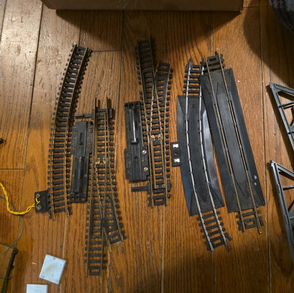 Tyco & Others Building Kits Ho Scale - Lot with Buildings Train Track ...