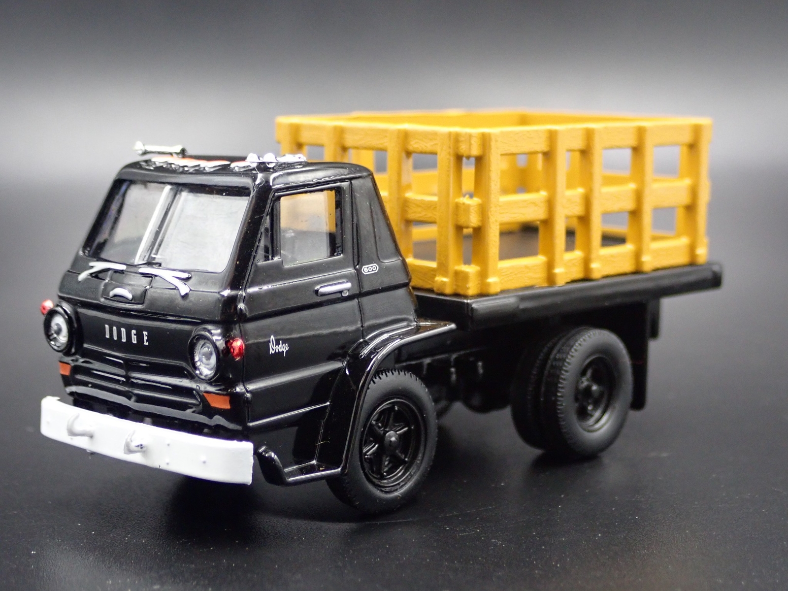 1966 66 DODGE COE L600 STAKEBED TRUCK RARE 1:64 SCALE DIORAMA DIECAST ...