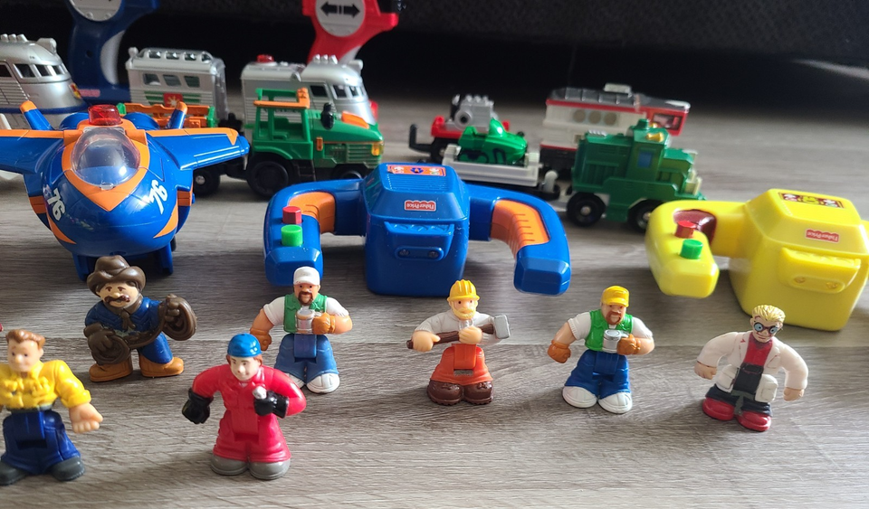 Fisher Price GeoTrax Lot of 39 Trains Cars Remotes Geo Air Plane ...