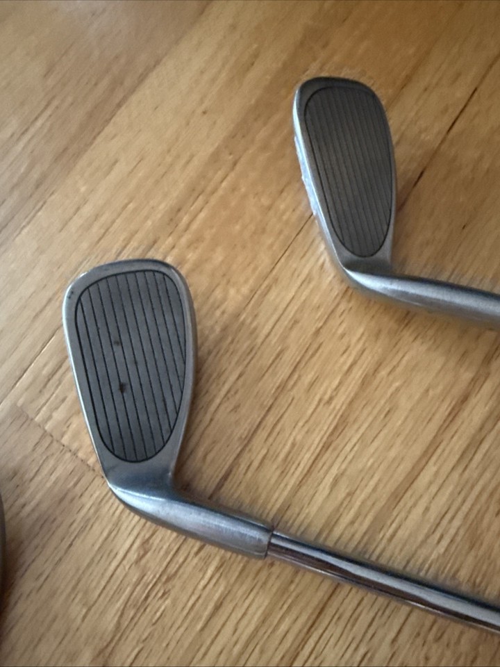 Titleist Accu-Flo Iron Set 2-9 Right Handed Original Grips / Shafts ...
