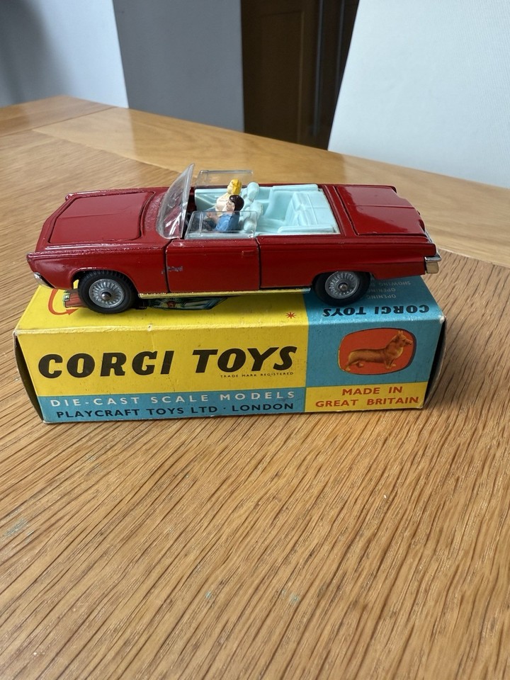 Corgi Toys 246 Chrysler Imperial with Figures and Golf Clubs Original ...