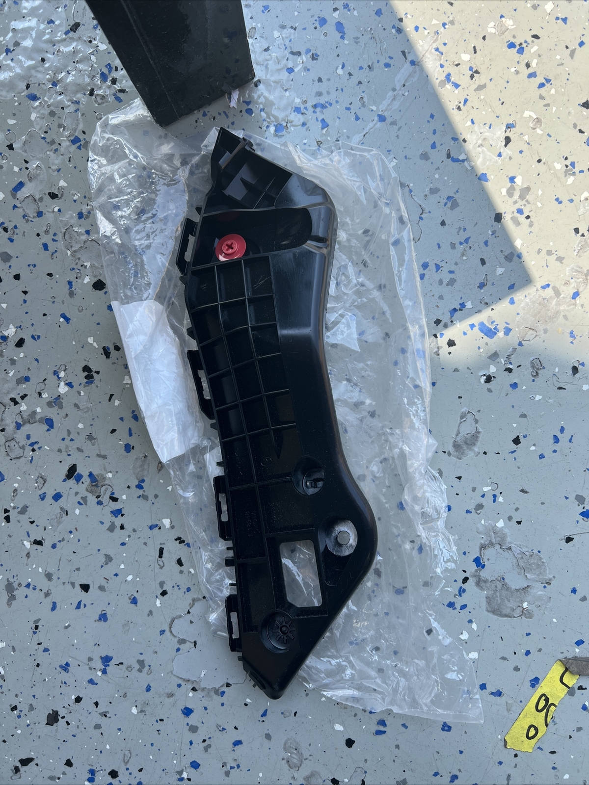 TOYOTA OEM 16-18 RAV4 Front Bumper Grille Grill-Side Retainer Left ...