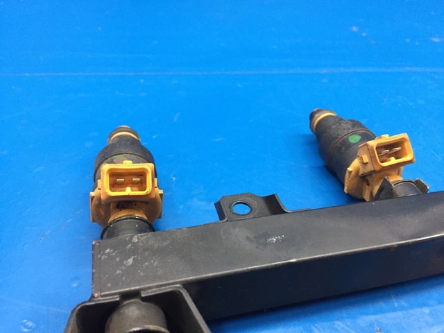 BMW E34 M30 Fuel Rail With Regulator and Injectors Bosch B35 for sale ...