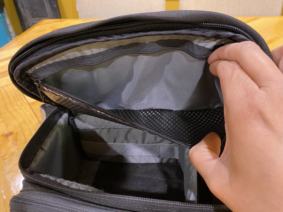 Classic (USA) Tamrac Professional Black Camera Bag with Shoulder and ...