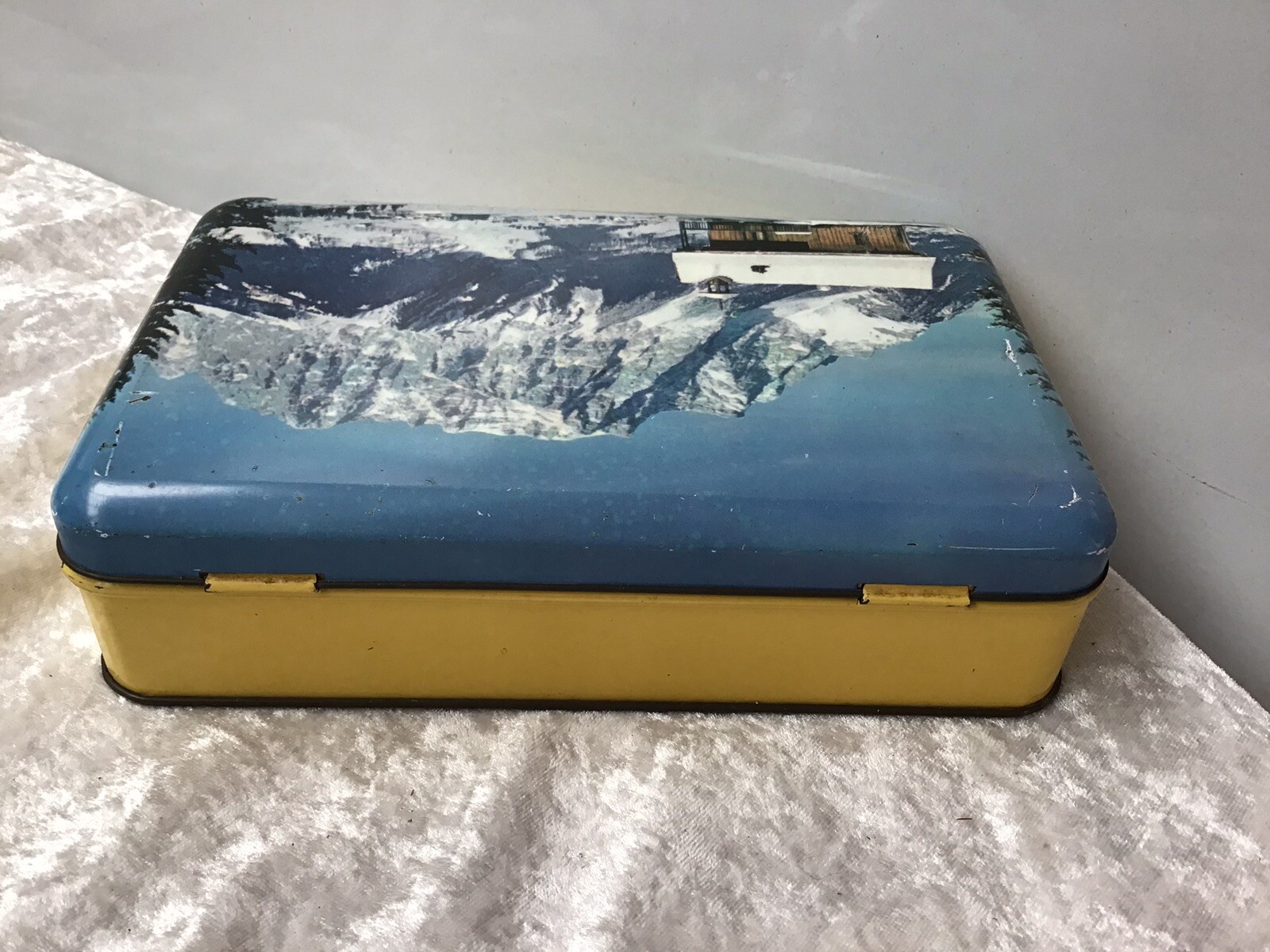 Rare Vintage Cadburys Roses Chocolate Snow Mountain Tin Tasmania | eBay