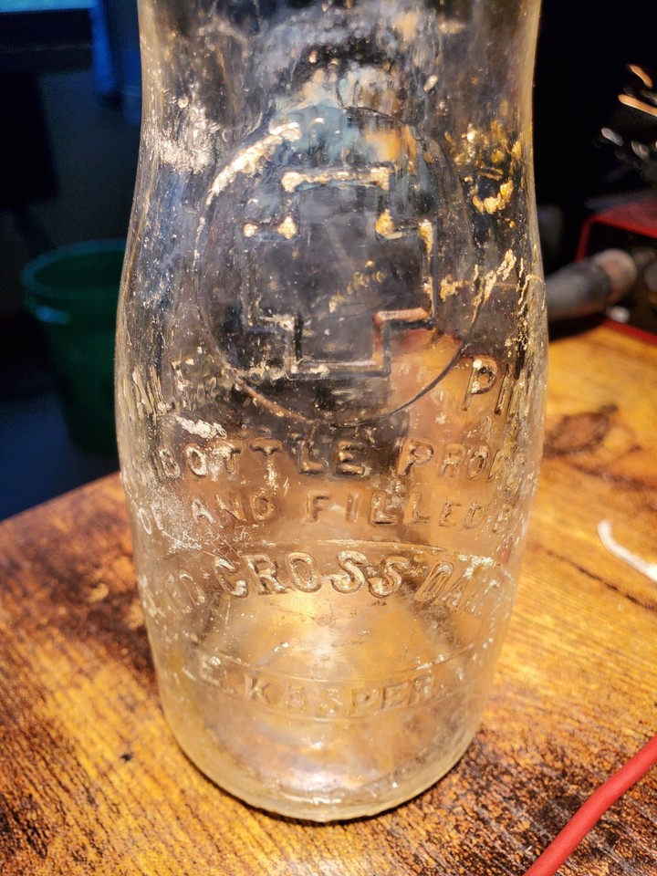 Vintage Red Cross Dairy Milk Bottle F.E Kasper Jr Half Pint 5320-22 So ...