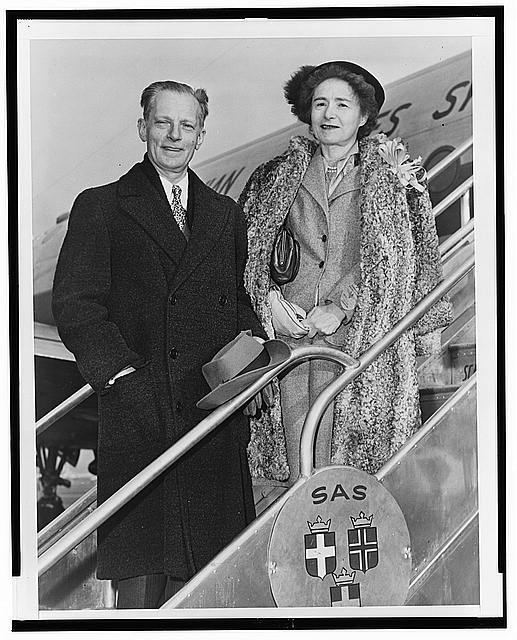 Carl,wife Gerty Cori,steps boarding plane,La Guardia to Stockholm,Nobel ...