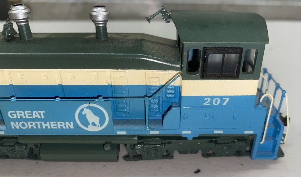 SUPER HO Scale Cary Locomotive Works Athearn Great Northern RR Sky Blue ...