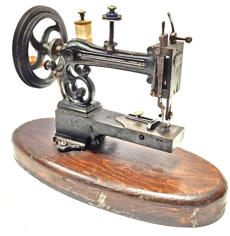TOP antique & rare sewing machine L´INDISPENSABLE black circa 1878 ...