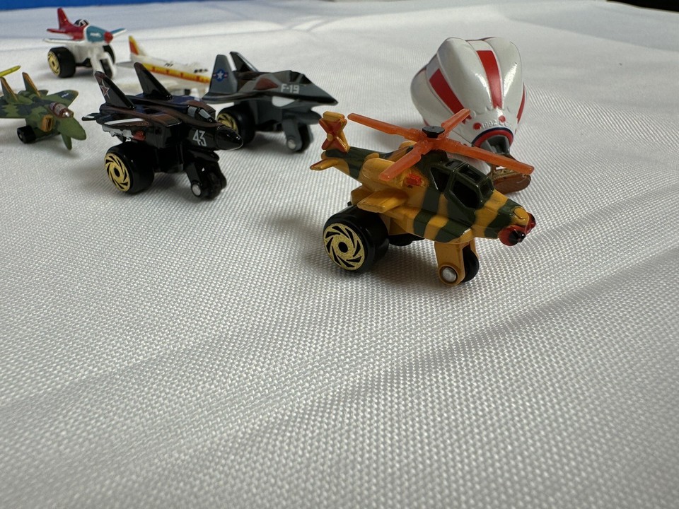 Vintage Galoob Micro Machines Super 44 Yellow Case W 36pcs Aviation ...