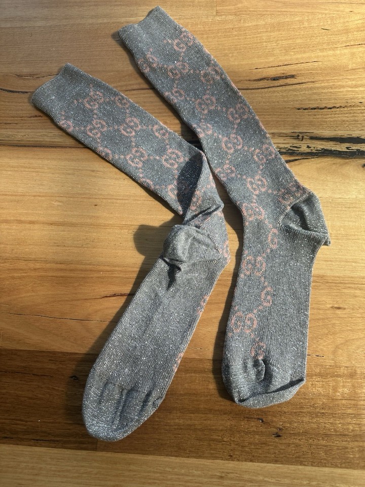 Authentic GUCCI Woman's Gray w/ PINK GG Logo Lame' Cotton Calf SOCKS ...