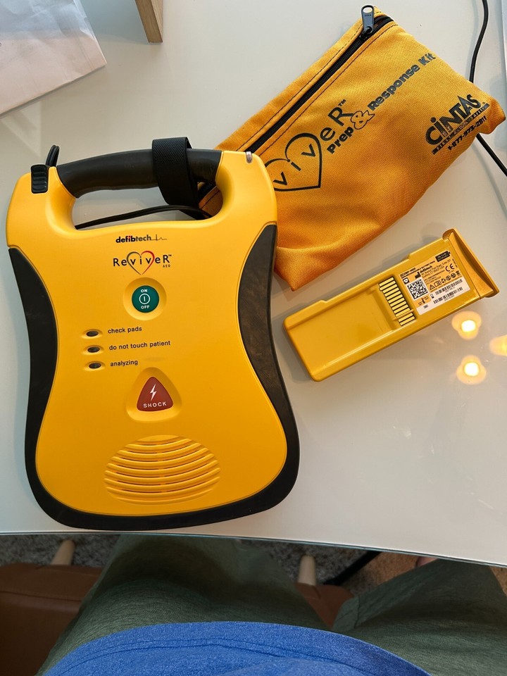 Defibtech ReviveR AED Defibrillator with Battery , Pads, And Kit | eBay