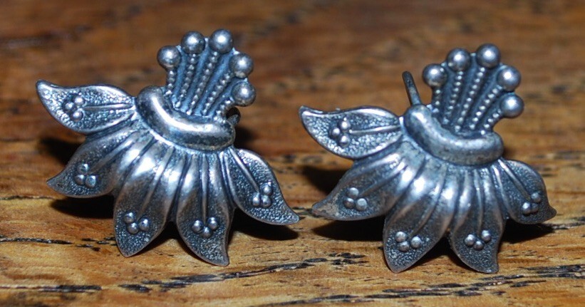 ART NOUVEAU Repousse FLORAL BOUQUET Sterling Silver E… - Gem