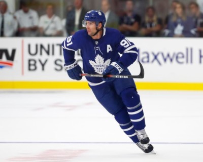 JOHN TAVARES 8X10 PHOTO TORONTO MAPLE LEAFS PICTURE NHL | eBay